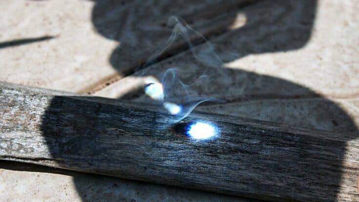 How To Make A Fire Using Light Passing Through A Magnifying Glass